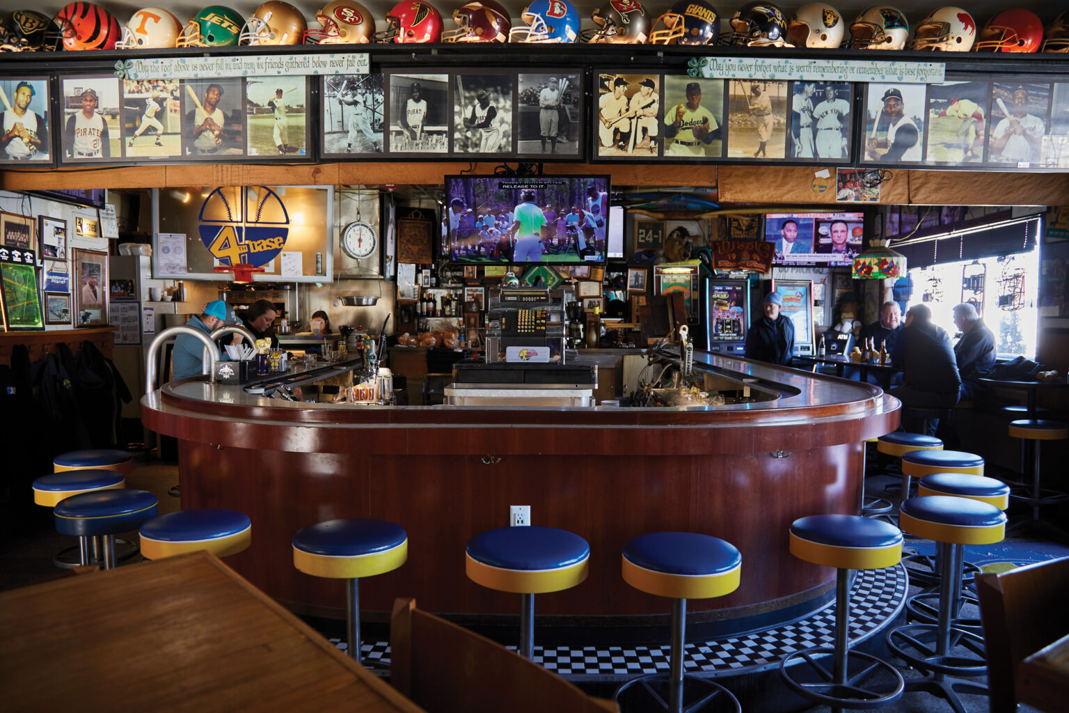 4th Base Restaurant - West Milwaukee - Steakhouse Sports bar