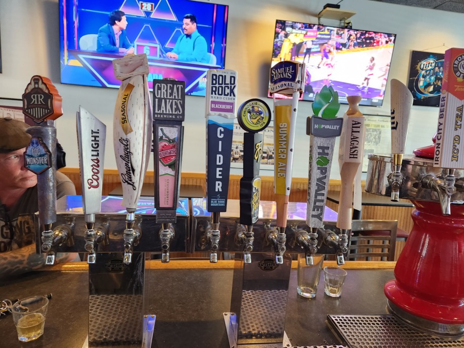 Papa Rocks Pizza Pub - events