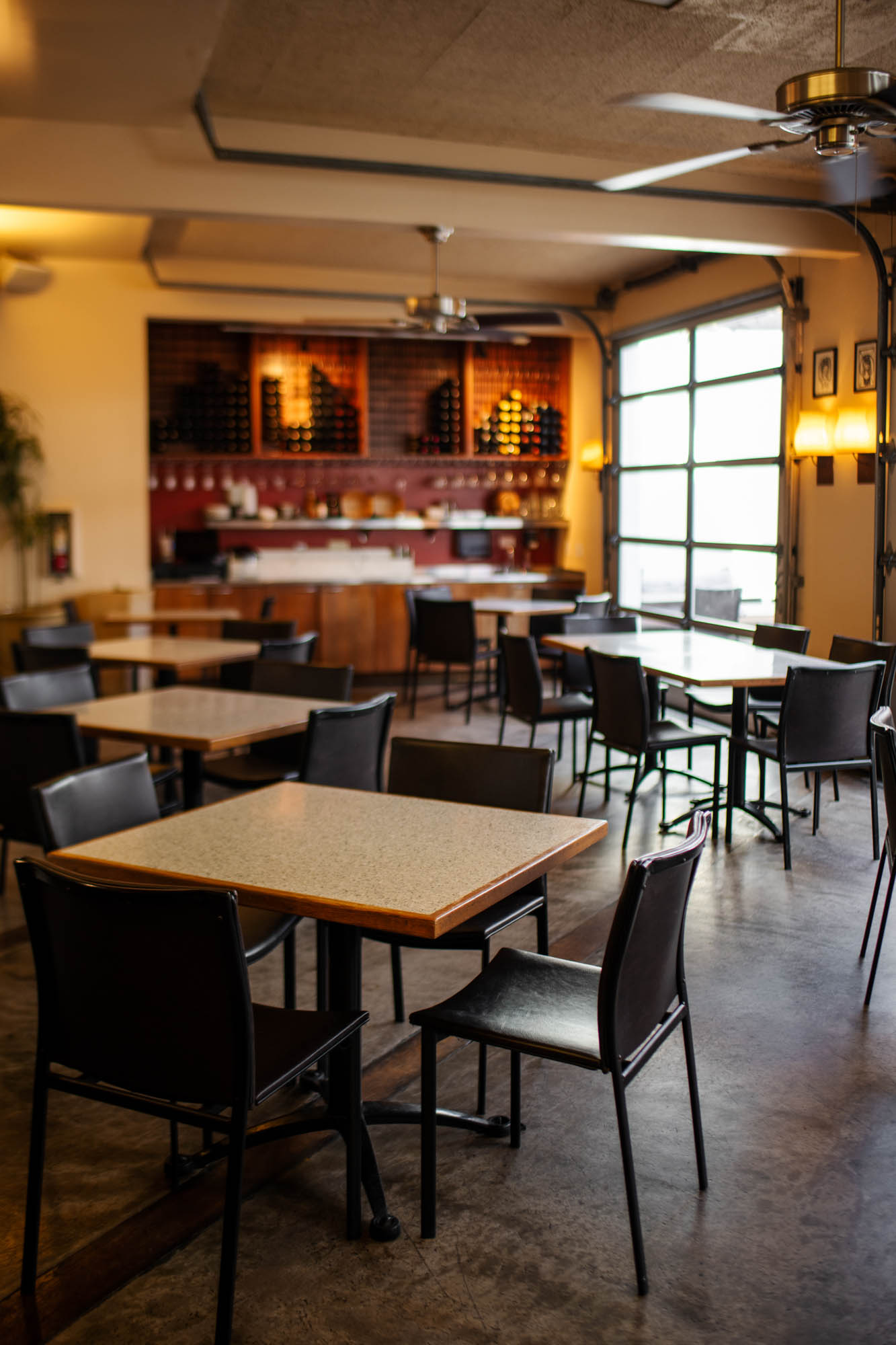 Riverside Clubhouse - Best American Restaurant Near you