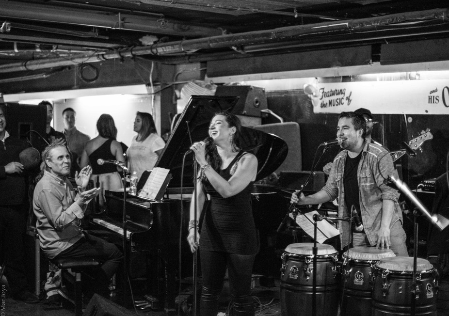 Gonzalez y Gonzalez - Live Bands