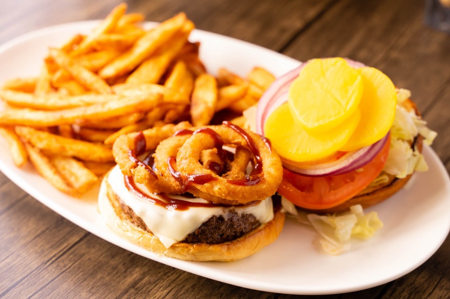 K Pub Kitchen & Bar - Entertainment