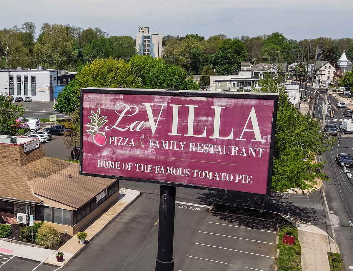 La Villa Pizza & Family Restaurant - Catering