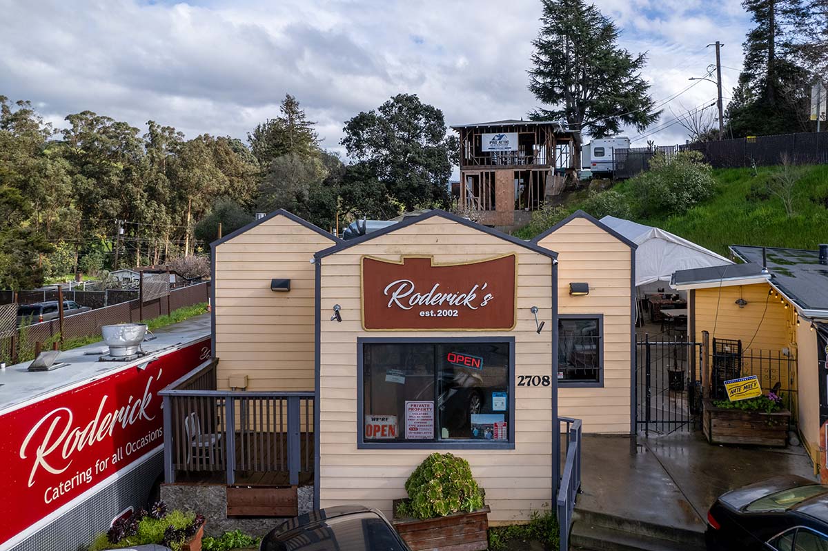 Roderick's BBQ - Oakland, CA