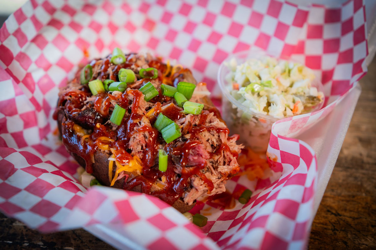 Best BBQ in Fairview, NC | Smokey and the Pig