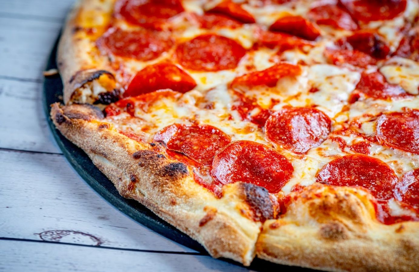 Must-Try Restaurant in Newburyport, MA | Famous Pizza