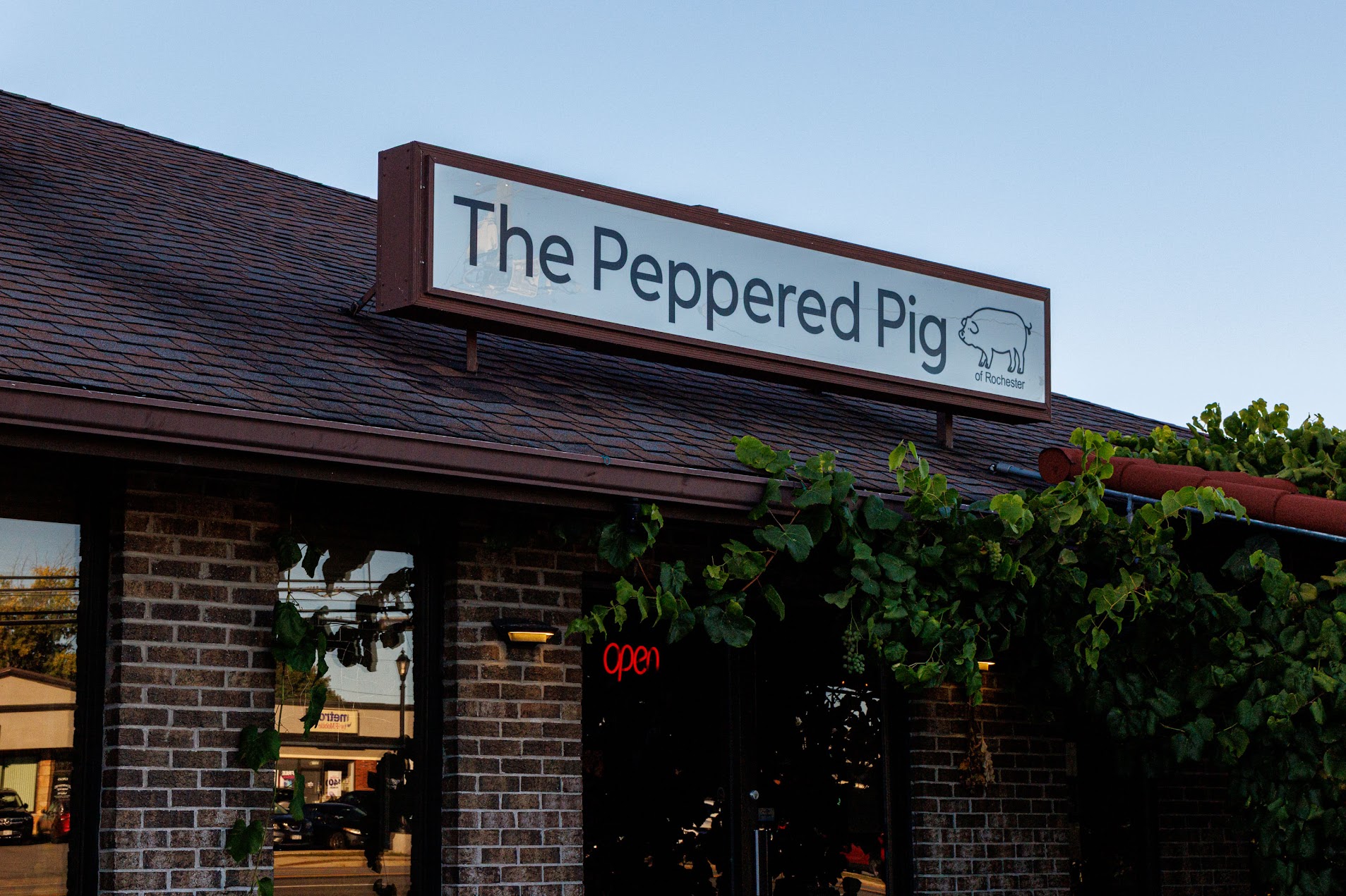 Authentic French Restaurant in Webster | The Peppered Pig