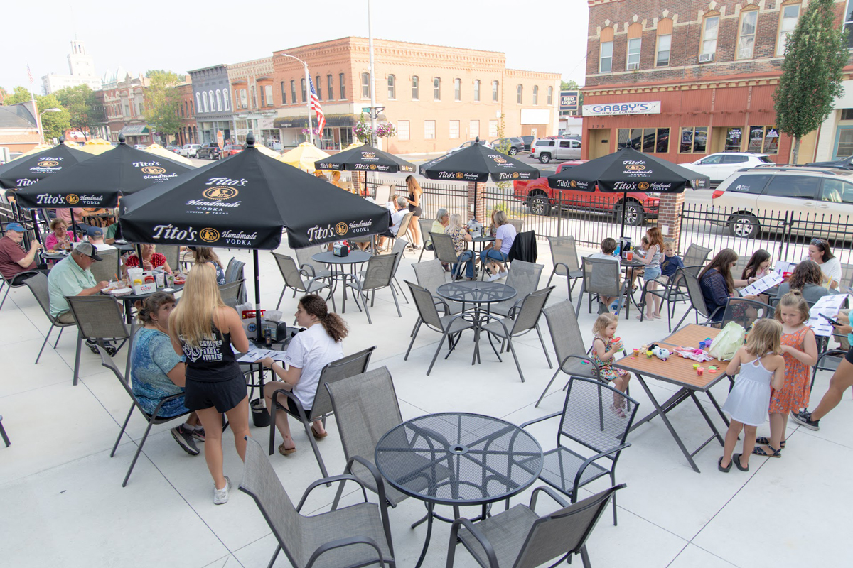 Must-Try Pub in Winona, MN | Sippi's Pub & Grub