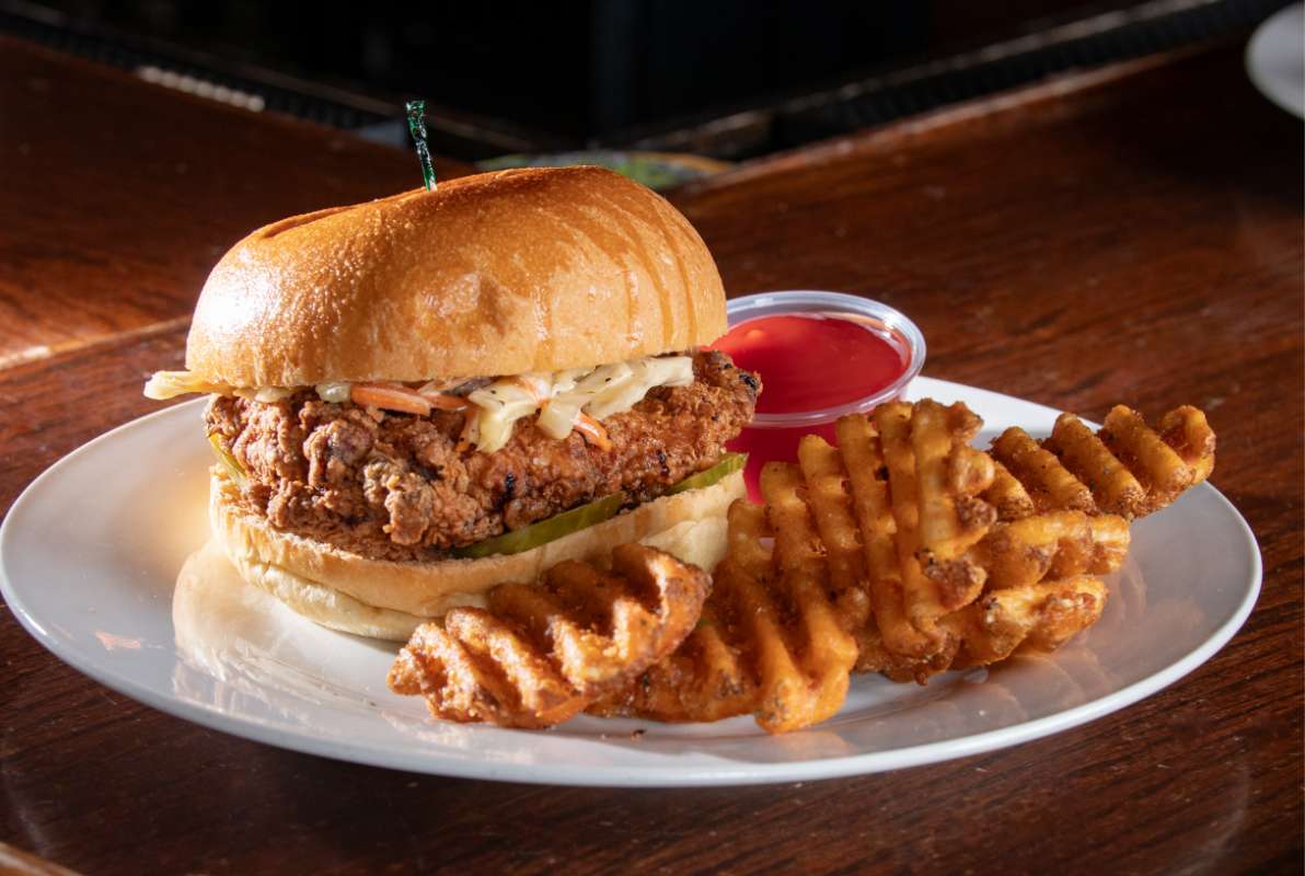 Best American Restaurant in Phila, PA | Lucky 13 Pub