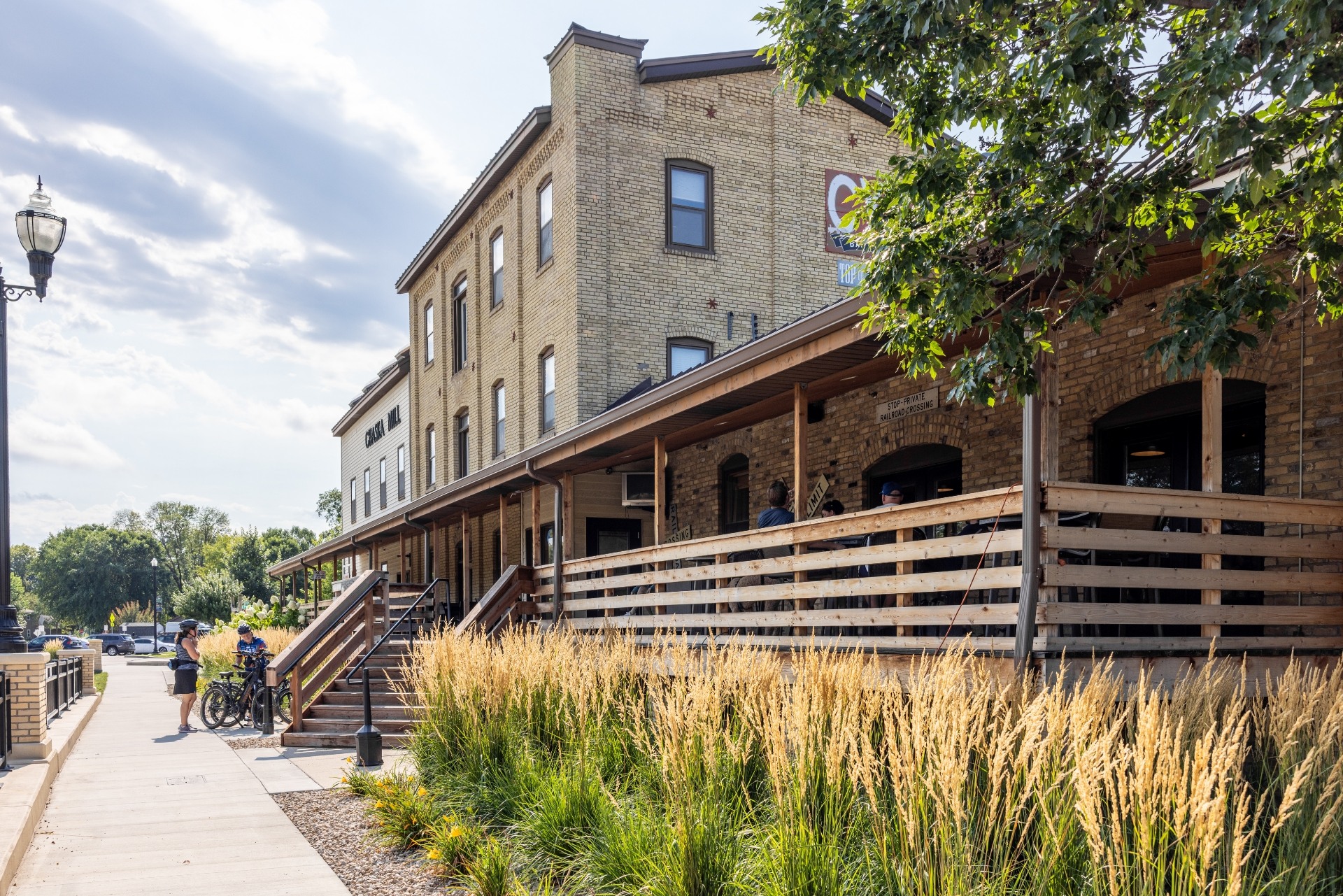 Must-Try Bar in Chaska, MN | Cy's Bar and Grill